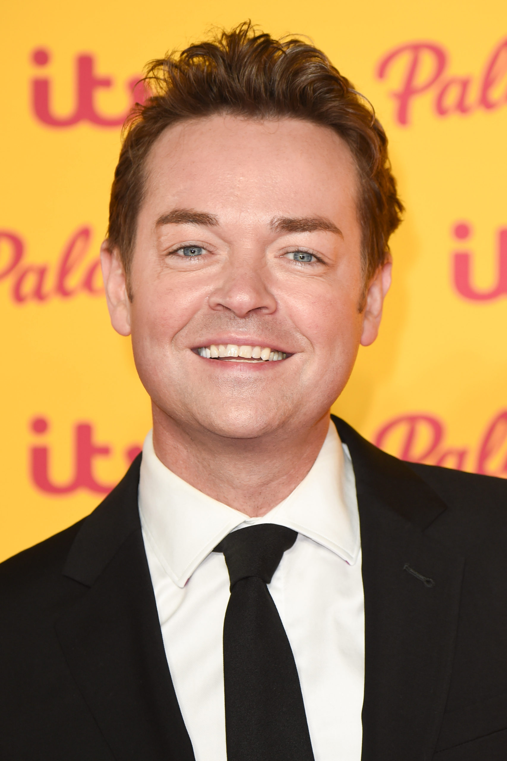 Saturday night superstar Mulhern brings magic to Piccadilly Press ...
